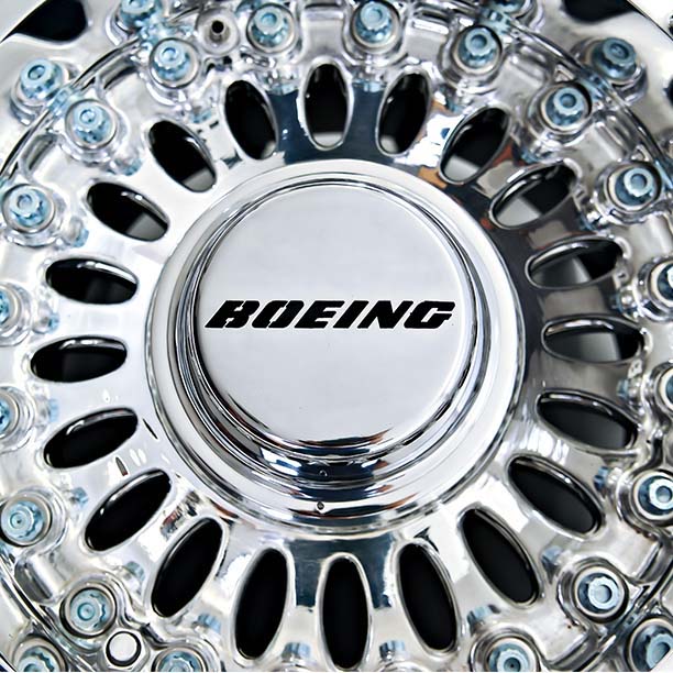 BOEING 747 WHEEL AIRPLANE TABLE – Aviation Sterling